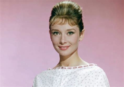 Most Beautiful Women In History From Ancient Queens To Modern Celebrities