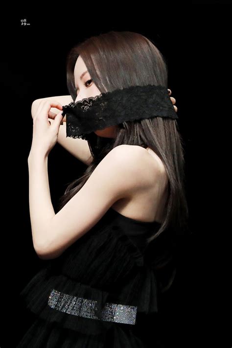 야한 눈가리개 하는 우주소녀 보나 은서 겨드랑이