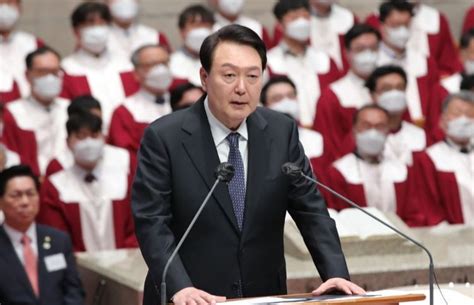 尹 대통령 지지율 소폭 하락4주 연속 36대