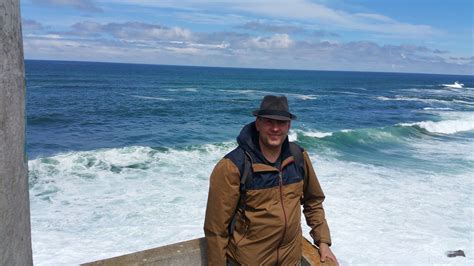 Почему Латвия останется бедной Много солдат много депутатов — мало будущего 📉 Что тянет Латвию