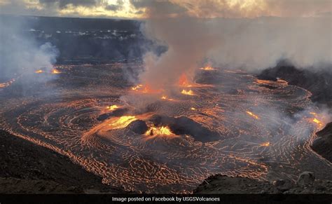 Watch Hawaiis Kilauea Volcano Erupts After 3 Month Pause