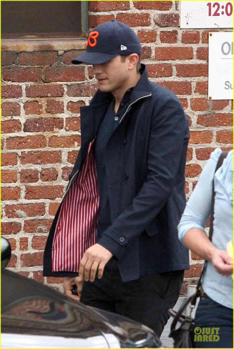 Mila Kunis And Ashton Kutcher Musso And Frank Grill Lunch Photo 2741668