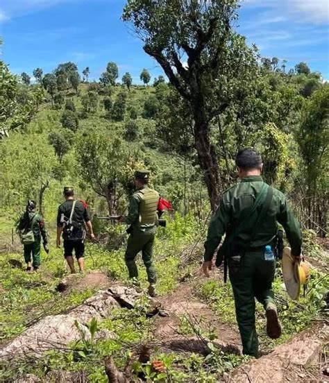 မိုးမိတ်မြို့နယ်က မန်ဖွယ်ရွာမှာ Sspp ရဲ့ တပ်သားတွေ အချင်းချင်း ပစ်ခတ်မှုဖြစ်ပြီး ၅ ဦးသေ၊ ၁ ဦး ဒဏ