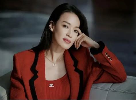 曾是香港“三级片女王”的她，长得比舒淇还美，今52岁却想复出 茶杯狐