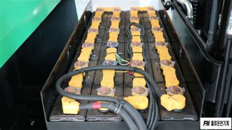 전동지게차 배터리관리요령 총정리지게차밧데리점검증류수보충방법충전기사용법밧데리교체전문지게차밧데리교환부산 김해영남총판 Fm물류운반기계 Fm리프트 네이버 블로그