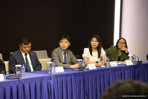 Эдийн засгийн байнгын хорооны гишүүд Монголбанканд ажиллав