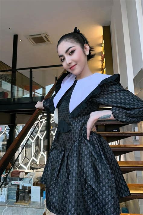 សន្តិភាពម្ល៉េះ ភិទិ និងអតីតស្វាមីគូស្នេហ៍ នៅតែរាប់អានគ្នាបែបនេះ Khmerload Cambodia Latest News