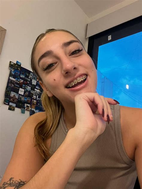 Sharing A Selfie Before The Gym R Smileygirls