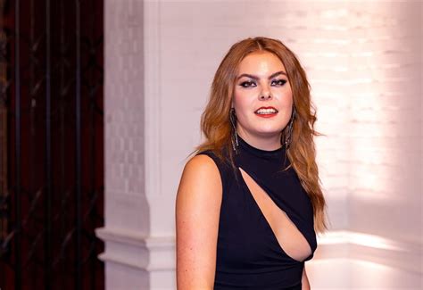 Eloise Gaat Stage Lopen In New York Kan Niet Wachten Royalty Online