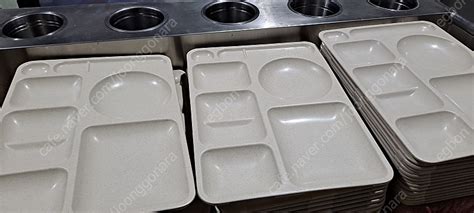 급식판 단체식당 학교급식 식판 3종류 매매해요흰색식판 욕실용품 중고나라