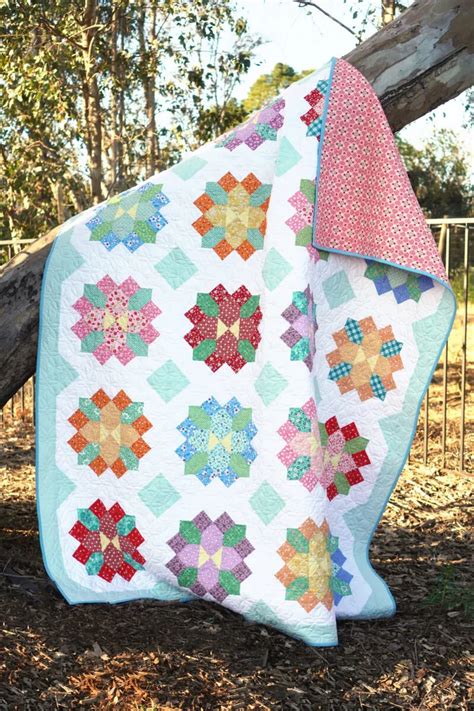 Flower Burst Quilt Pattern Cutesy Crafts