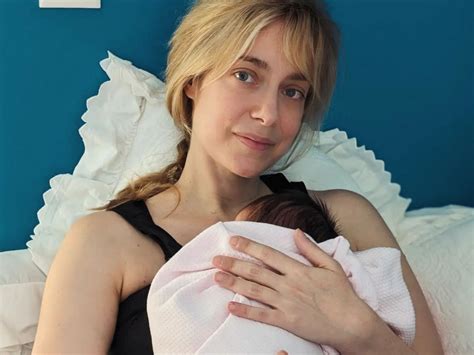 Στα νέα πλάνα με την κόρη της η Ντάνη Γιαννακοπούλου σχολιάζει μοναδικά τις δυσκολίες της μητρότητας