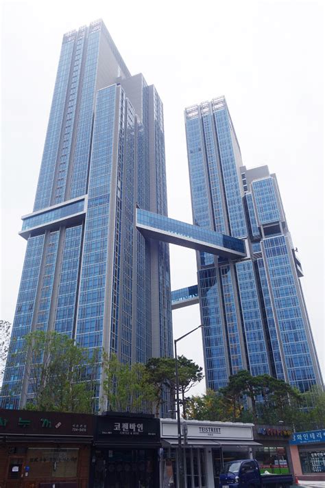 56층 한강변 최고층 아파트 입주 앞두고 ‘들썩들썩