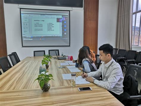 我院召开2021届数媒专业毕业设计线上开题答辩会 文化与传媒学院