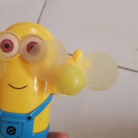 کمدا قیمت و خرید پنکه ی مینیونی ابعاد متوسط رده سنی 3 به بالا رنگ زر