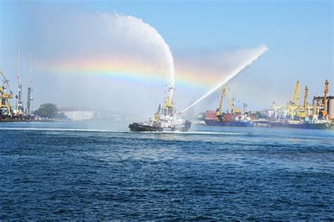 Пристанищата на България ще бъдат блокирани ако „Лукойл Нефтохим“ спре работа