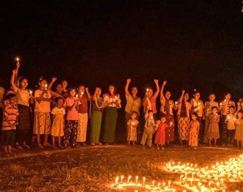 လက်ပံတောင်းတောင်ဒေသ လူထု သပိတ် စစ်ကြောင်း တော်လှန် သီတင်းကျွတ် ဆီမီးသပိတ် ပြုလုပ် Khit Thit Media