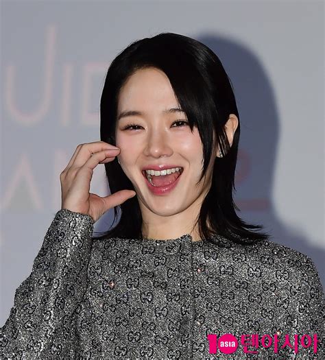 박규영 반짝이는 의상보다 빛나는 미소ten포토 텐아시아