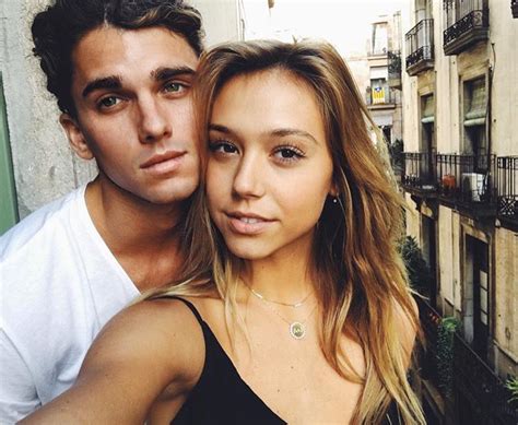 Alexis Ren X Jay Alvarrez Alexis Ren Instagram Couples Instagram Foto