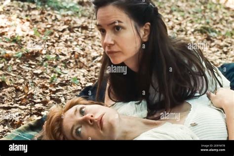 Vanessa Kirby Katherine Waterston Hi Res Stock Photography And Images Alamy