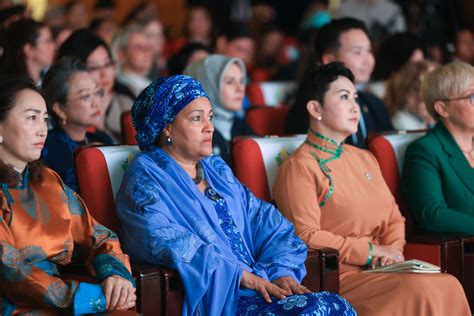 Дэлхийн улс орнуудын манлайлагч эмэгтэйчүүд чуулж байна Монгол Улсын Ерөнхийлөгчийн Тамгын Газар