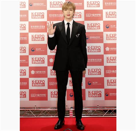 가수 강다니엘 해리슨테일러