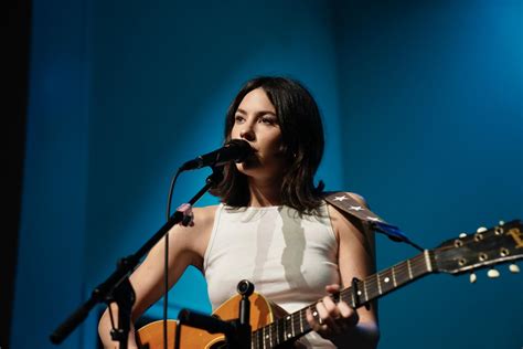 ‘i Knew It I Know You I Called It Gracie Abrams Debuts Unreleased