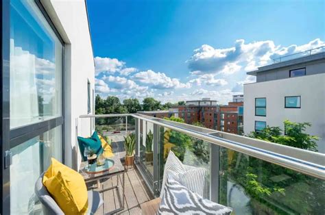 The 17 Best London Airbnbs For 2025