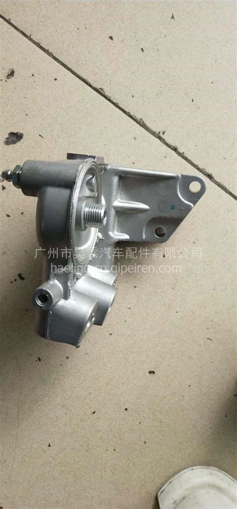 红岩杰狮上菲红发动机燃油滤芯器座5801389557图片【高清大图】 汽配人网