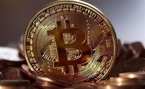 عملة بيتكوين الرقمية تقفز لأول مرة منذ عام لتصل إلى 12 ألف دولار