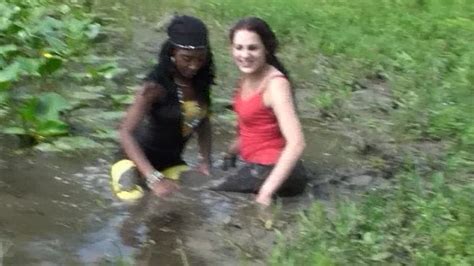 Girls Getting Muddy Vk Видео