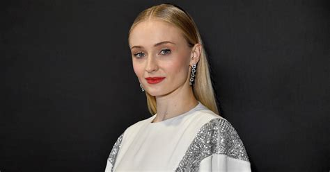 Sophie Turner Best Hair And Makeup Looks Leading To 2020
