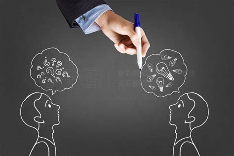对话高清图片 通信概念在灰色的墙上的两个之间的手绘图对话的特写 创意合成免费下载 格式 4200像素 编号38911106 千图网