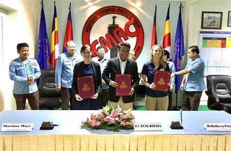 ស៊ីម៉ាក់ ចាប់ដៃ អង្គការ ការពារ សត្វព្រៃ ប្រឆាំង ការលក់ និង បរិភោគ សត្វ ឆ្កែ