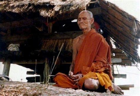 พระขุนแผนอุ้มไก่หลวงปู่สรวง บ้านละลม ศรีษะเกษ ปี2519 Ennxo