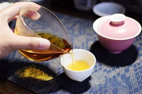 点茶好喝还是泡茶好喝 大山谷图库