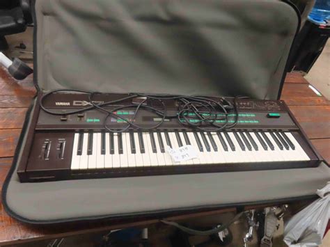 Yamaha Dx7 Keyboard Digital Programmable Algorithm Synthesizer