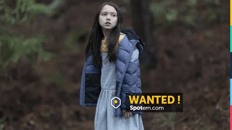 Vestido usado por Cady Violet McGraw como se ve en los trajes de la película M3GAN Spotern