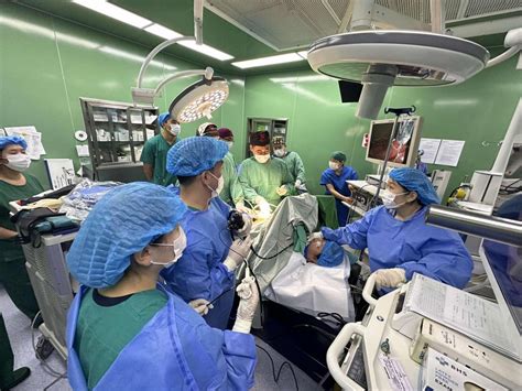 УНТЭ т дурангийн аргаар ходоодны салстын доорх хавдрыг тайрах хослуулсан мэс заслыг амжилттай