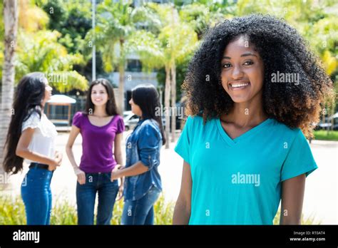 Chicas Adolescentes Mexicanas Bonitas Fotografías E Imágenes De Alta Resolución Alamy