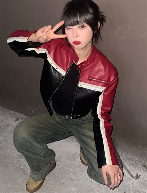 댄스부공연의상추천 크롭 레더 언더스틸 레드 라이더 자켓 에이블리