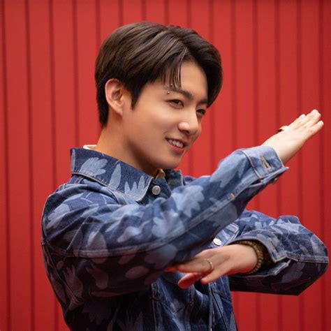 더쿠 방금 공개된 방탄소년단x삼성갤럭시 새화보