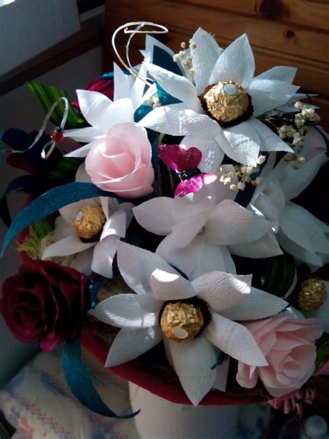 Букети от бонбони Росини Вариант на опаковка Facebook