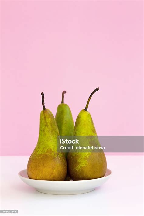 건강 한 생활에 대 한 설정 합니다 신선한 녹색 사과 트렌디한 핑크 배경에 헬스 아령 가냘픈에 대한 스톡 사진 및 기타 이미지 가냘픈 개념 개념과 주제 Istock