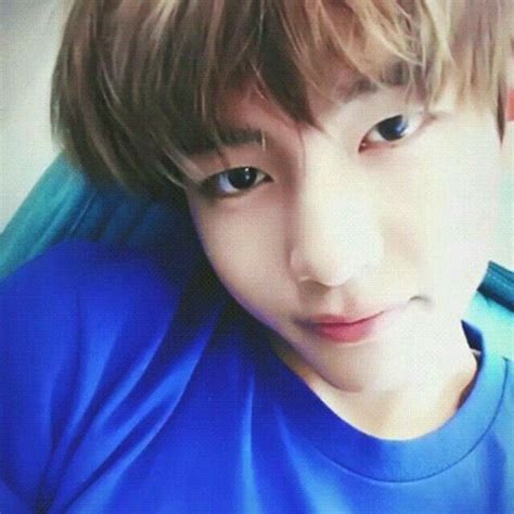 Pin By 🗯m On Bangtan Taehyung Selca Taehyung Bangtan