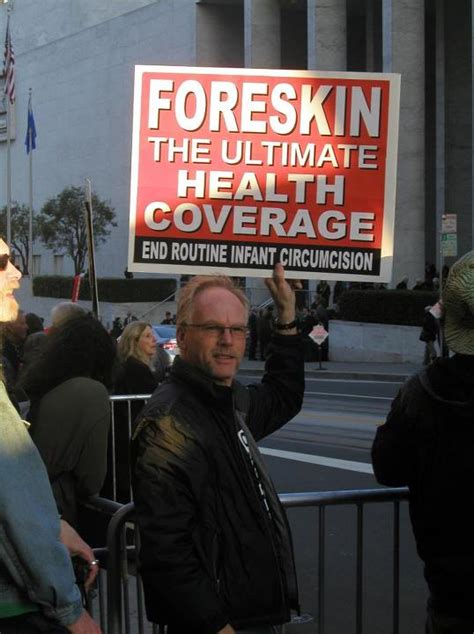 Interview Lloyd Schofield Combat La Circoncision à San Francisco Droit Au Corps