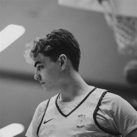 Justus Justbdz • Threads Say More