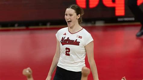 Nebraska Volleyball Star Bergen Reillys Viral Play Against Minnesota