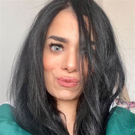 Stream Razan Amir Music Listen To Songs Albums Playlists For Free