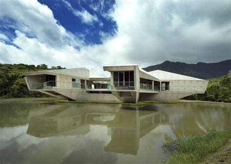 Stamp House That Withstands Cyclones By Charles Wright Architects